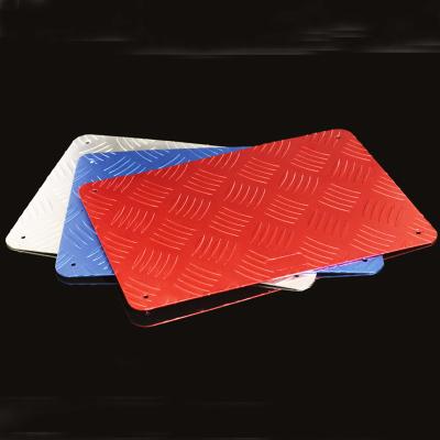 Cina Anti piatti di alluminio del tallone del metallo del bordo di slittamento per la corsa & l'azionamento quotidiano 360x250mm in vendita