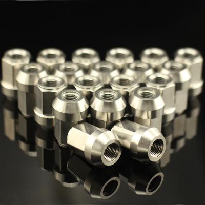 Cina Aletta di titanio M12x1.25 M12x1.5 M14x1.5 M14x1.25 dell'estremità aperta GR5 con il rivestimento di PVD in vendita