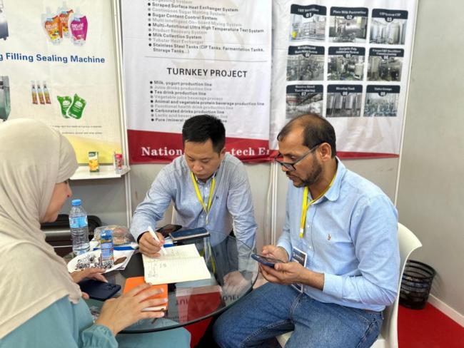 Fruit Vegetable Juicer Production Line Apple Juice Processing Machinery / Fruit Juicer Production Line Processing Machine