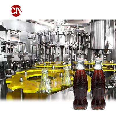 Cina Capacità 4000lph Equipaggiamento automatico di riempimento di acqua minerale per bottiglie di piccole dimensioni certificato ISO in vendita