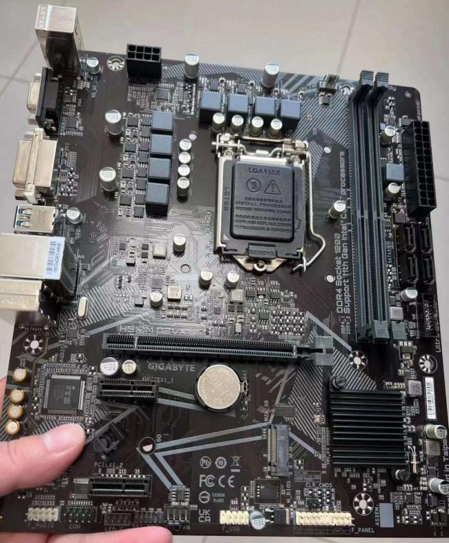 GA-H510M D2VX SI motherboard close-up