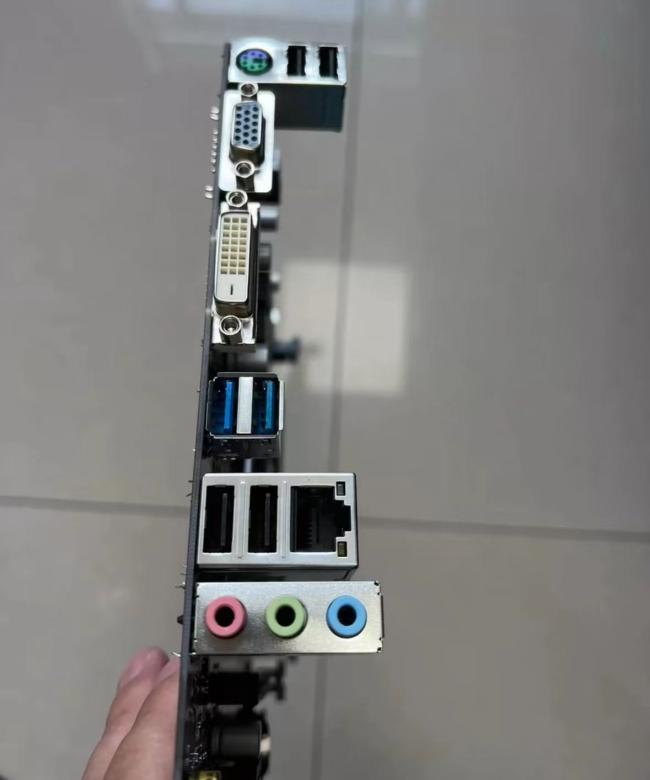 GA-H510M D2VX SI motherboard specifications label