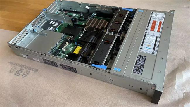 PowerEdge R740 rack server internal components