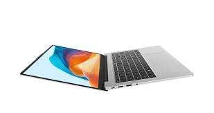 MateBook D 14 keyboard and display detail