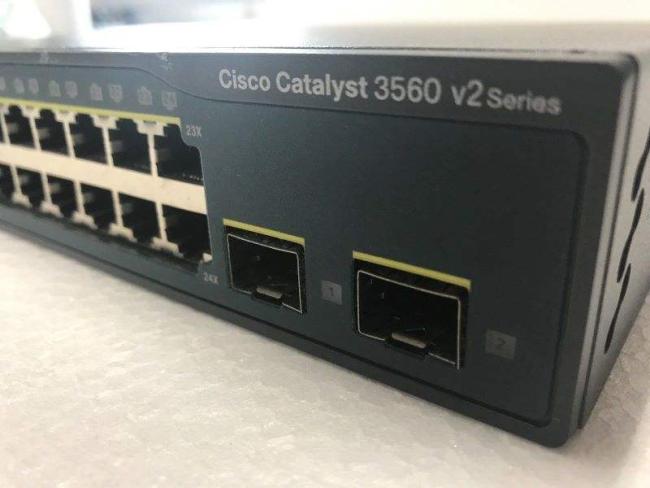 WS-C3560V2-24TS-E Switch in rack installation