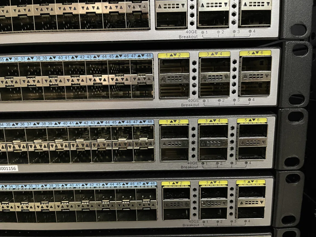 CE6851-48S6Q-HI switch side view