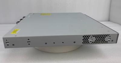 Chine Stock C9300-48U-A Commutateur UPOE original à 48 ports avec avantage réseau Ethernet empilable Fonctionnalité SNMP QoS POE à vendre