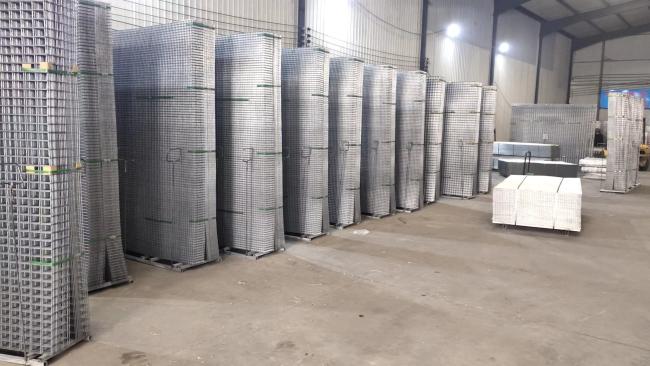 Electro Galvanized 8 gauge galvanized 2 x 2 welded wire mesh For Construction