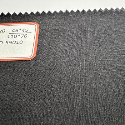 Cina Tessuto di rivestimento TC colorato singolo 100 g TC80/20 45*45 110*76 Poliestere cotone in vendita
