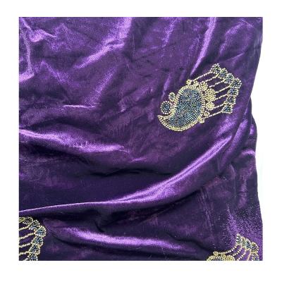China Zwaargewicht 620 g 100% polyester wasbaar solide bronsende flanelle dekens voor vier seizoenen Te koop