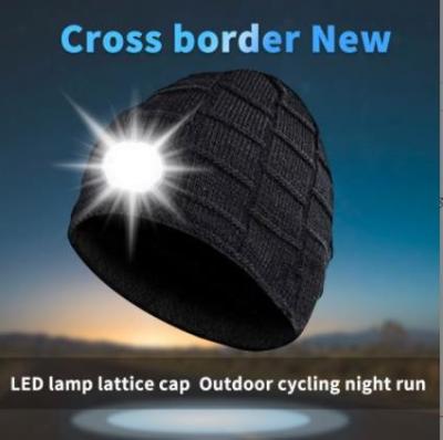 中国 ライト、USB動くスキーのための再充電可能な4つのLEDのヘッドライトの帽子の無線ヘッドホーンが付いているBluetoothの帽子の帽子のビデオ・カメラ 販売のため