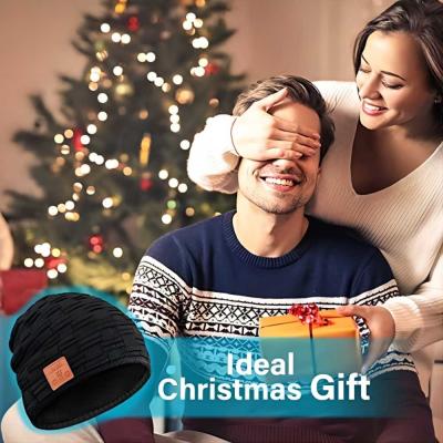 Cina L'altoparlante senza fili di Bluetooth Beanie Hat Bluetooth black hat con musica gode di come immagazzinamento dei regali degli Stuffers per la famiglia in vendita