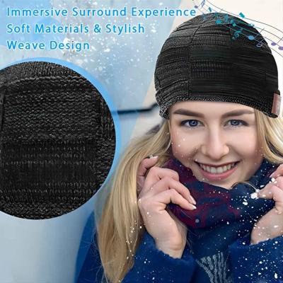 Cina L'altoparlante senza fili di Bluetooth Beanie Hat Bluetooth black hat con musica gode di come immagazzinamento dei regali degli Stuffers per la famiglia in vendita