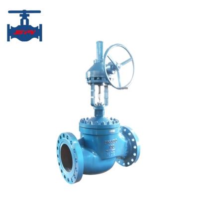 China Stainless Steel Flanged Globe Valve with Bevel Gear and 18 Months Warranty for Pneumatic Actuation for sale