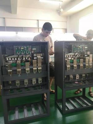 Chine Entraînement à vitesse variable d'inverseur d'entraînement de moteur à courant alternatif de contrôle du gris PID 315kw pour la pompe de vis à vendre