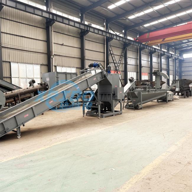 Plastic crusher operation demonstration