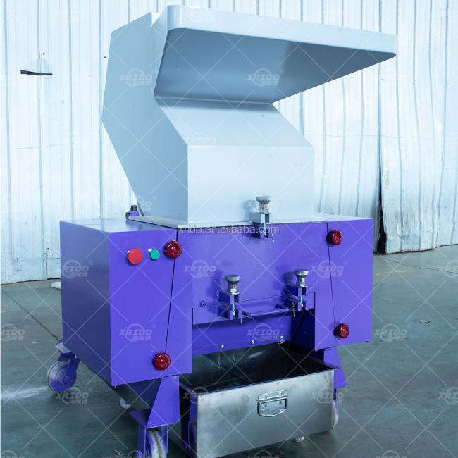 Plastic crusher internal mechanism