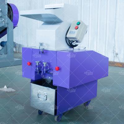 China Durable Blade Material Plastic Crusher with Customizable Voltage and 1 Year Warranty for Efficient Plastic Shredding for sale