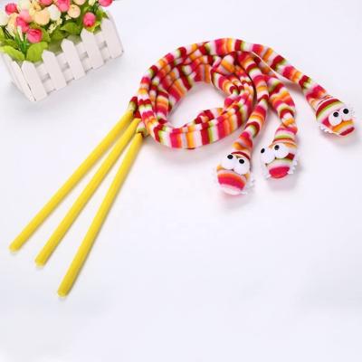 Cina Bacchetta rosa vocale 113cm del rompicapo di Cat Pet Toys Cat Feather del serpente in vendita