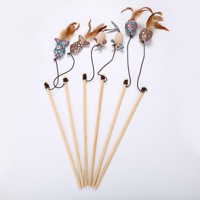 Cina Cat Pet Toys Teaser Stick a forma di pollo con i giocattoli di legno della piuma per i gatti in vendita