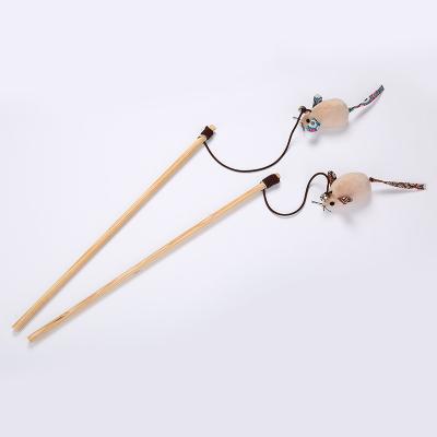 Cina Cat Pet Toys Teaser Stick a forma di pollo con i giocattoli di legno della piuma per i gatti in vendita