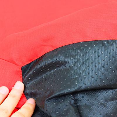 Cina Il doppio portatile pieghevole ha parteggiato sede di automobile di raffreddamento Mat Waterproof del cane in vendita