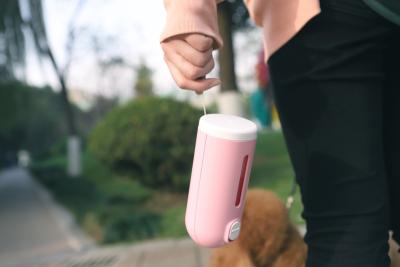 Cina Piccolo bollitore dell'animale domestico di Mini Portable del cane del cane dell'erogatore pieghevole rosa della bottiglia di acqua in vendita