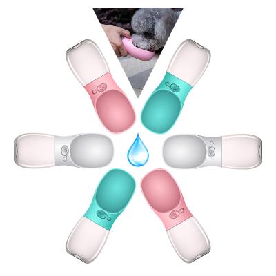 Cina Gli animali domestici pieghevoli della bottiglia di acqua 550ml del cane del PC dell'ABS innaffiano l'erogatore per bere dell'animale domestico in vendita