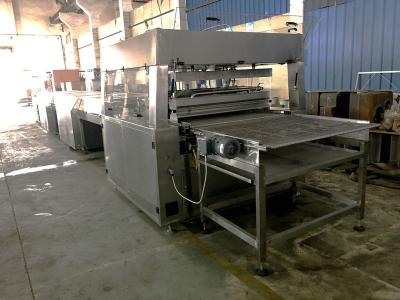 Cina Abbigliatore automatico di Candy del tunnel di raffreddamento della macchina di copertura di cioccolato Sss304 in vendita