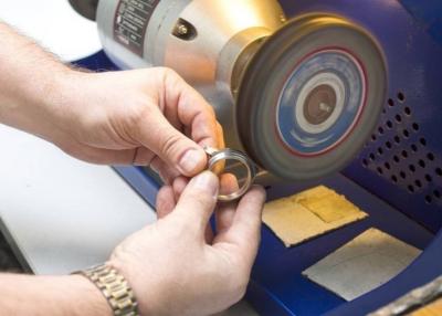 Cina Polizzatura di alluminio ad essiccazione rapida per superfici metalliche 50 piedi quadrati di copertura in vendita