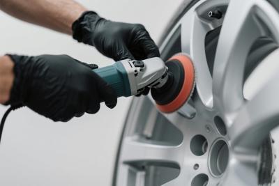 Cina Liquido lucidante all'alluminio a pH neutro per superfici metalliche in vendita