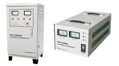 Cina Trasformatore di tensione costante di AVR (FVR-5000VA, tipo del relè, monofase, doppio mater, bobina di alluminio di 100%) in vendita