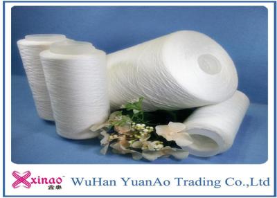 China 20s/6 ruwe Witte Materiële Polyester Gesponnen Naaiende Draad, 100% Polyestergaren Te koop