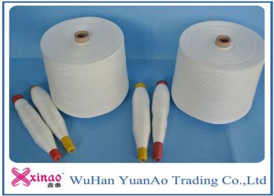 China O fio do branco 100 poliéster cru/tela girados das calças de brim girou o fio de poliéster no núcleo de papel à venda