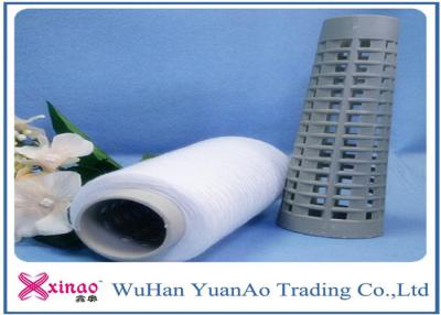 Cina 30/2 & 30/3 di 100% luminoso ha filato il filato di poliestere sul cono di carta/sul cono/Hank di plastica in vendita