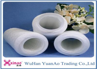 China 602 603 hilados de polyester hechos girar brillantes blancos crudos/hilado en el tubo del tinte para el hilado de costura en venta