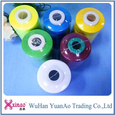 Cina Anello luminoso tinto 100% della fibra 5000yards del filato cucirino 40/2 del poliestere il breve ha filato il filato vergine in vendita
