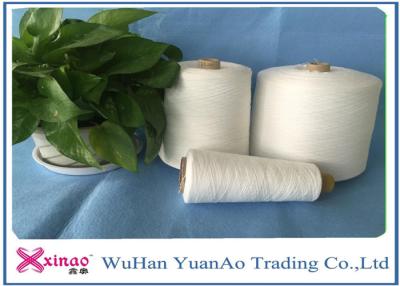 China El blanco crudo de alta resistencia 100 hizo girar la torsión de los hilados de polyester Z para hacer punto, cono del 17cm en venta
