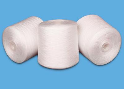 Chine Le blanc cru 100% a tourné le fil en plastique de cône de colorant du compte 60/2 de fil de fil de couture de polyester à vendre