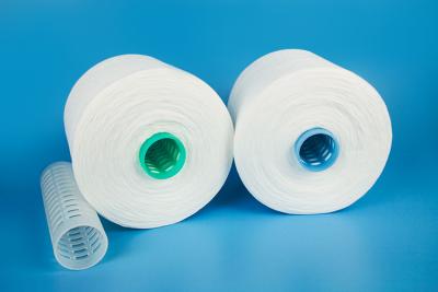 Cina 40/2 alto di filato torto filato del filato di poliestere di tenacia cono di plastica vergine bianco crudo in vendita