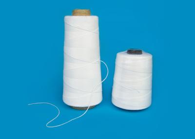 Cina Filato cucirino filato filato bianco crudo del poliestere, filo della macchina da cucire industriale in vendita