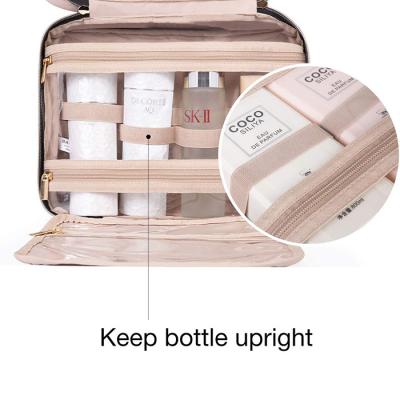Cina Organizzatore d'attaccatura di trucco di Dot Water Resistant Fabric Travel della borsa di trucco dell'articolo da toeletta in vendita