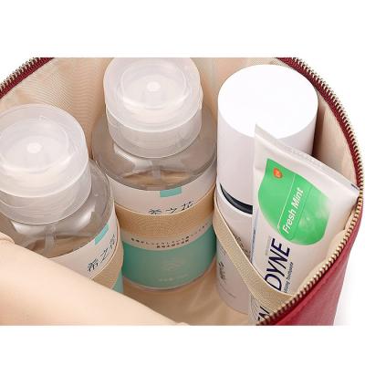 Cina Borse cosmetiche di cuoio di trucco dell'unità di elaborazione dell'OEM con l'organizzatore Bucket Bag di viaggio dello specchio in vendita