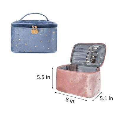 China A composição cosmética de veludo ensaca a polegada 8x5.5x5.1 com o suporte de escova do punho à venda