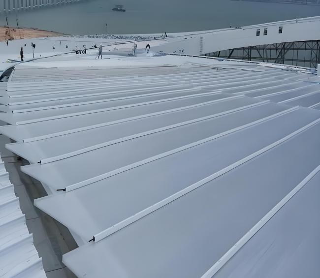 Installed polycarbonate roofing system