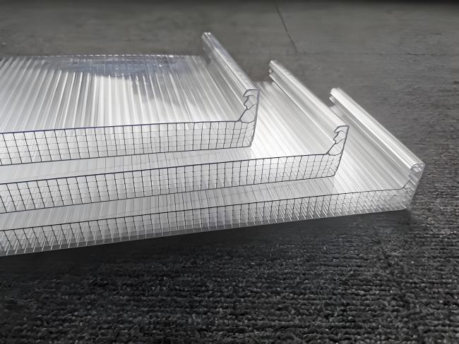 Close-up view of six-layer U-lock polycarbonate sheet showing its multi-wall structure