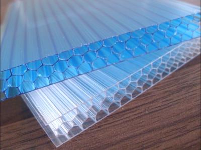 Cina 10 mm Twinwall UV Bloccata Serra trasparente Policarbonato Foglio di favo di miele in vendita