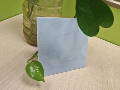 China 2 mm opaal polycarbonaat solide plaat Sterk inslagbestendig voor zowel commerciële als residentiële gebruik Te koop