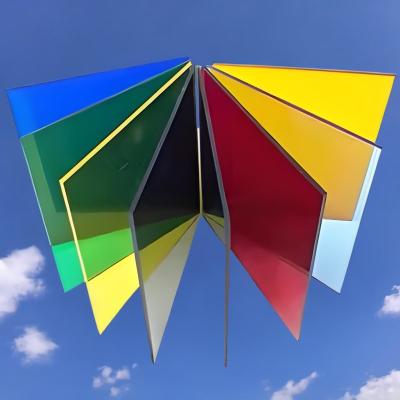 Cina OEM Rosso Blu Verde Marrone Opale Arancio Giallo 1,22m*2,44m Policarbonato Piastra solida con resistenza agli urti 200 volte più resistente del vetro in vendita