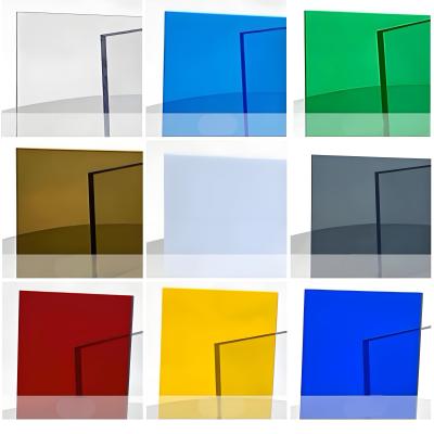 Cina OEM Rosso Blu Verde Marrone Opale Arancio Giallo 1,22m*2,44m Policarbonato Piastra solida con resistenza agli urti 200 volte più resistente del vetro in vendita